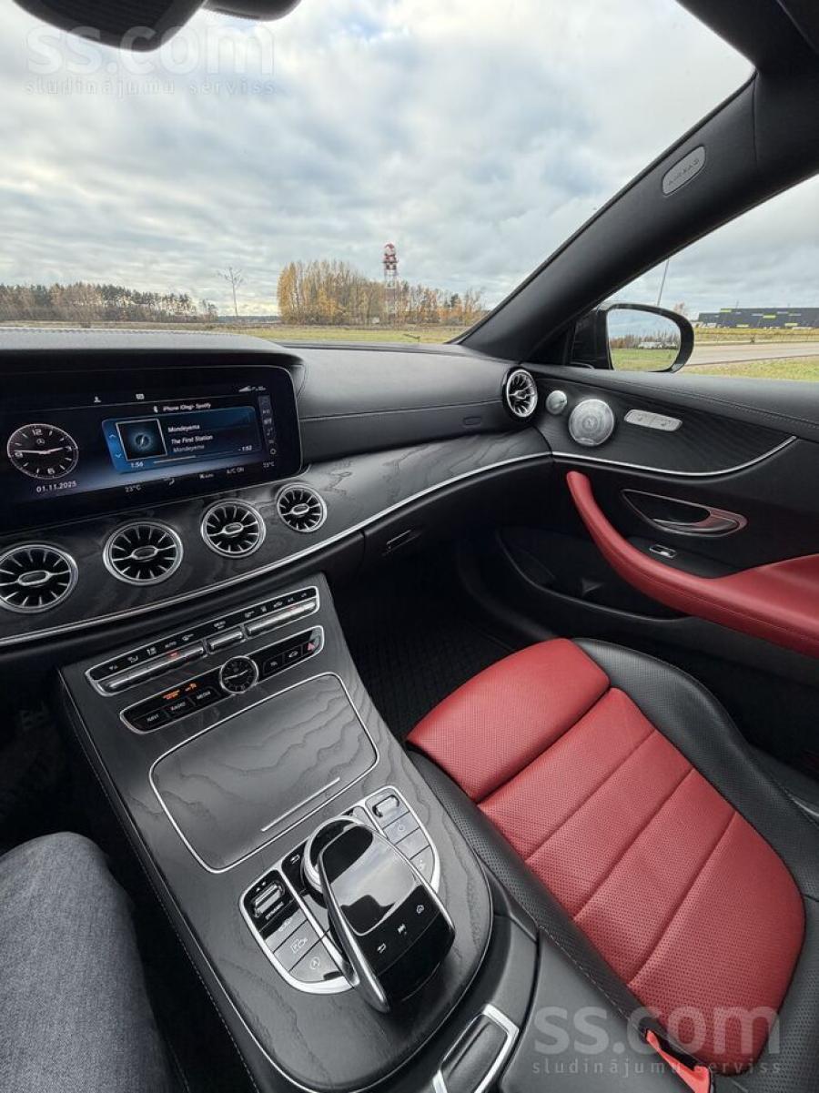 Black Mercedes-Benz E 350 2017 in Riga, with an engine capacity of 3.00 L and mileage of 76 thousand km for 25000 €, photo 11 on AUTOMOTO.COM.LV