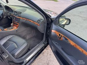 Melns Mercedes-Benz E 350 2006 Viļņa, ar dzinēja tilpumu 3.50 L un nobraukumu 254 tūkst. km par 2900 €, foto 17 vietnē AUTOMOTO.COM.LV