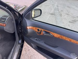 Melns Mercedes-Benz E 350 2006 Viļņa, ar dzinēja tilpumu 3.50 L un nobraukumu 254 tūkst. km par 2900 €, foto 18 vietnē AUTOMOTO.COM.LV