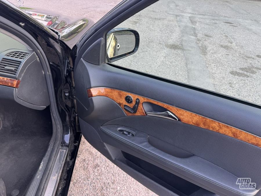 Melns Mercedes-Benz E 350 2006 Viļņa, ar dzinēja tilpumu 3.50 L un nobraukumu 254 tūkst. km par 2900 €, foto 18 vietnē AUTOMOTO.COM.LV
