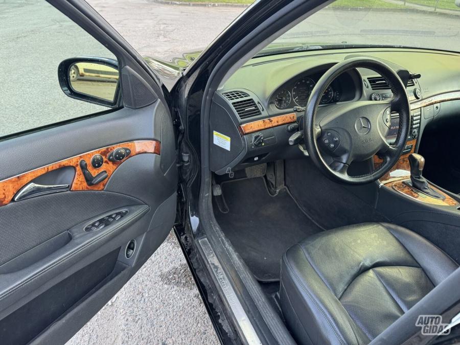 Black Mercedes-Benz E 350 2006 in Vilnius, with an engine capacity of 3.50 L and mileage of 252 thousand km for 2600 €, photo 12 on AUTOMOTO.COM.LV