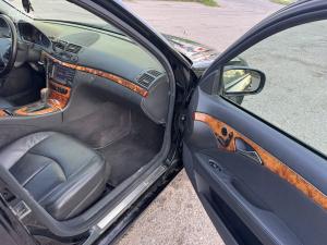 Black Mercedes-Benz E 350 2006 in Vilnius, with an engine capacity of 3.50 L and mileage of 252 thousand km for 2600 €, photo 14 on AUTOMOTO.COM.LV