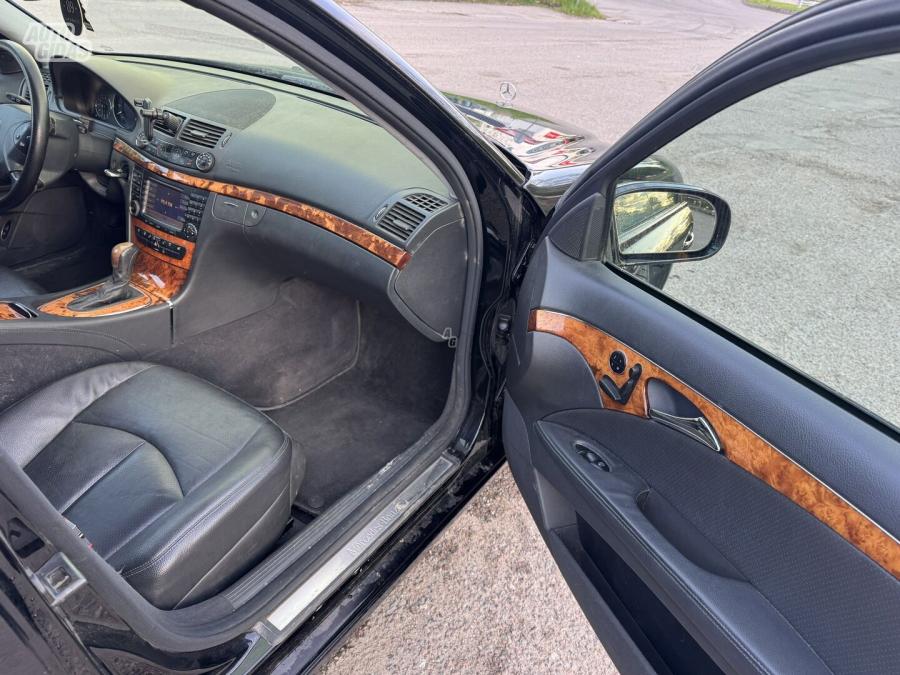 Black Mercedes-Benz E 350 2006 in Vilnius, with an engine capacity of 3.50 L and mileage of 252 thousand km for 2600 €, photo 14 on AUTOMOTO.COM.LV