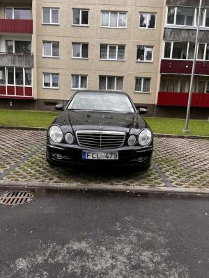 Black Mercedes-Benz E 350 2006 in Siauliai, with an engine capacity of 3.50 L and mileage of 246 thousand km for 2499 €, photo  on AUTOMOTO.COM.LV