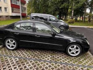 Black Mercedes-Benz E 350 2006 in Siauliai, with an engine capacity of 3.50 L and mileage of 246 thousand km for 2499 €, photo 3 on AUTOMOTO.COM.LV