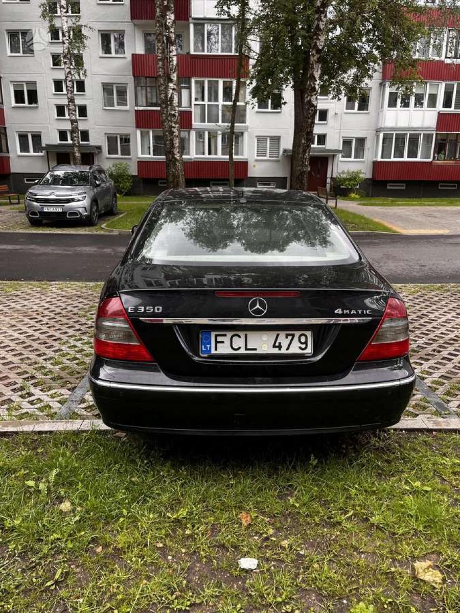 Black Mercedes-Benz E 350 2006 in Siauliai, with an engine capacity of 3.50 L and mileage of 246 thousand km for 2499 €, photo 4 on AUTOMOTO.COM.LV