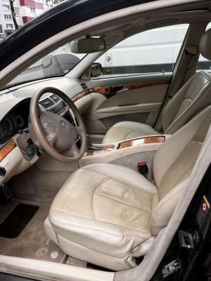 Black Mercedes-Benz E 350 2006 in Siauliai, with an engine capacity of 3.50 L and mileage of 246 thousand km for 2499 €, photo 6 on AUTOMOTO.COM.LV