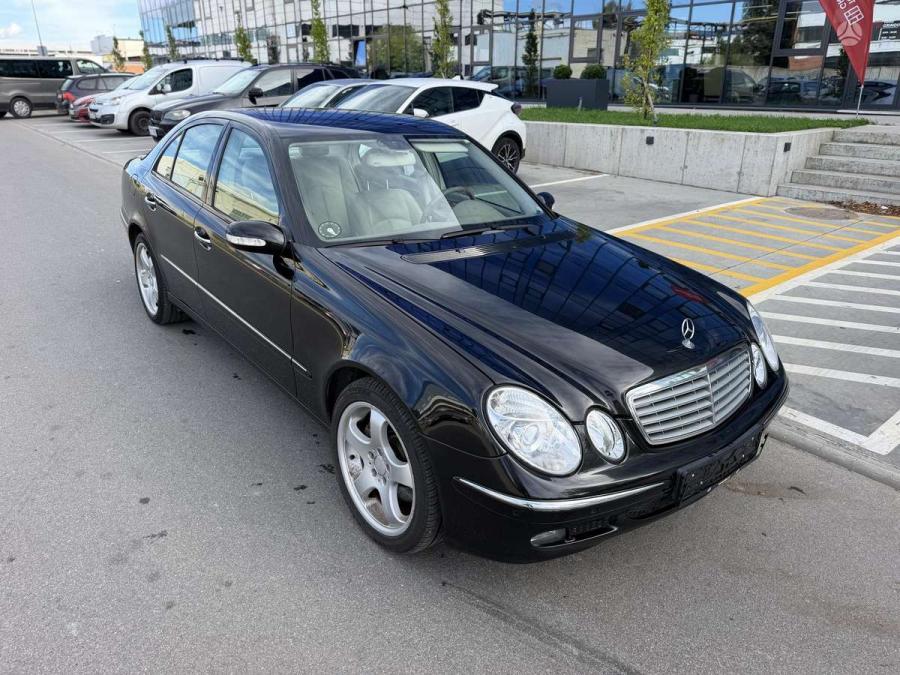 Black Mercedes-Benz E 350 2006 in Panevezys, with an engine capacity of 3.50 L and mileage of 354 thousand km for 2000 €, photo 3 on AUTOMOTO.COM.LV