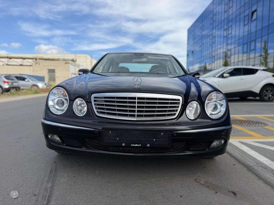 Black Mercedes-Benz E 350 2006 in Panevezys, with an engine capacity of 3.50 L and mileage of 354 thousand km for 2000 €, photo 6 on AUTOMOTO.COM.LV