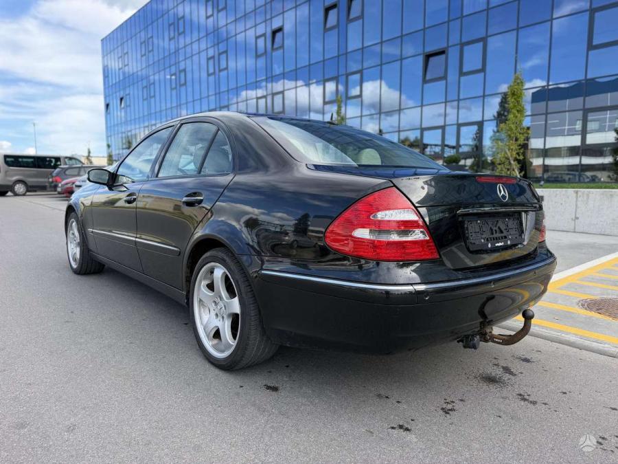 Black Mercedes-Benz E 350 2006 in Panevezys, with an engine capacity of 3.50 L and mileage of 354 thousand km for 2000 €, photo 8 on AUTOMOTO.COM.LV