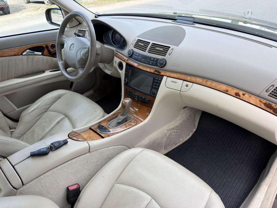 Black Mercedes-Benz E 350 2006 in Panevezys, with an engine capacity of 3.50 L and mileage of 354 thousand km for 2000 €, photo 19 on AUTOMOTO.COM.LV