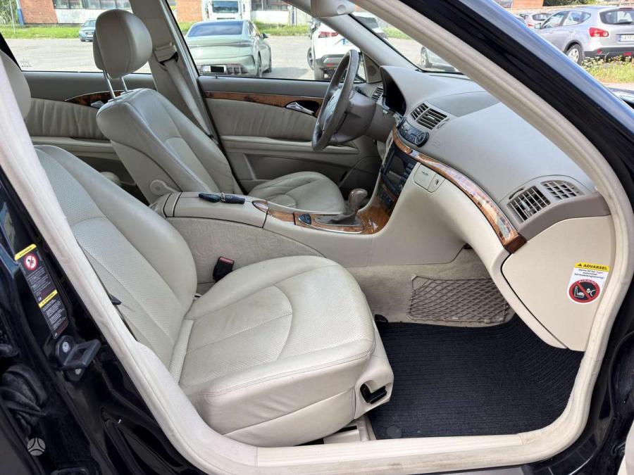 Black Mercedes-Benz E 350 2006 in Panevezys, with an engine capacity of 3.50 L and mileage of 354 thousand km for 2000 €, photo 20 on AUTOMOTO.COM.LV