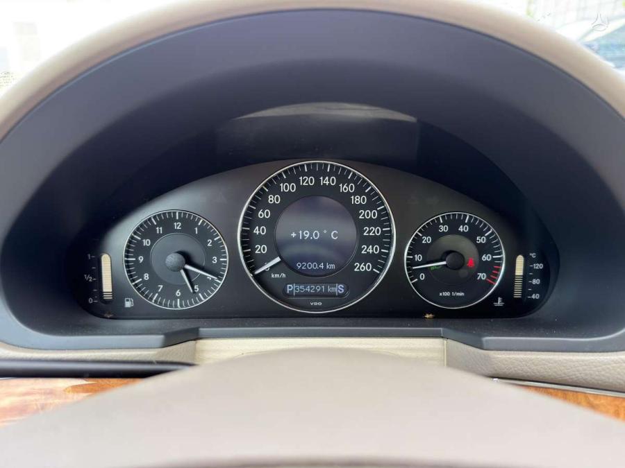 Black Mercedes-Benz E 350 2006 in Panevezys, with an engine capacity of 3.50 L and mileage of 354 thousand km for 2000 €, photo 24 on AUTOMOTO.COM.LV