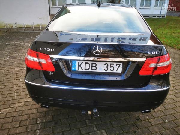 Melns Mercedes-Benz E 350 2009 Klaipėda, ar dzinēja tilpumu 3.00 L un nobraukumu 289 tūkst. km par 5990 €, foto 5 vietnē AUTOMOTO.COM.LV