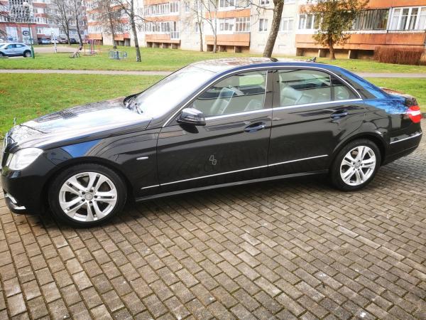 Melns Mercedes-Benz E 350 2009 Klaipėda, ar dzinēja tilpumu 3.00 L un nobraukumu 289 tūkst. km par 5990 €, foto 7 vietnē AUTOMOTO.COM.LV