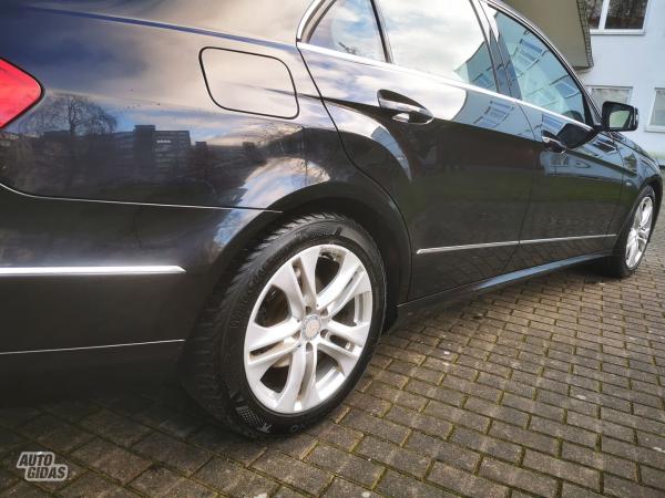 Melns Mercedes-Benz E 350 2009 Klaipėda, ar dzinēja tilpumu 3.00 L un nobraukumu 289 tūkst. km par 5990 €, foto 10 vietnē AUTOMOTO.COM.LV