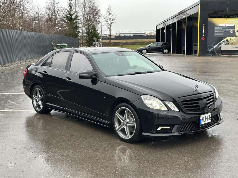 Melns Mercedes-Benz E 350 2009 Kauņa, ar dzinēja tilpumu 2.99 L un nobraukumu 517 tūkst. km par 6000 €, foto 1 vietnē AUTOMOTO.COM.LV
