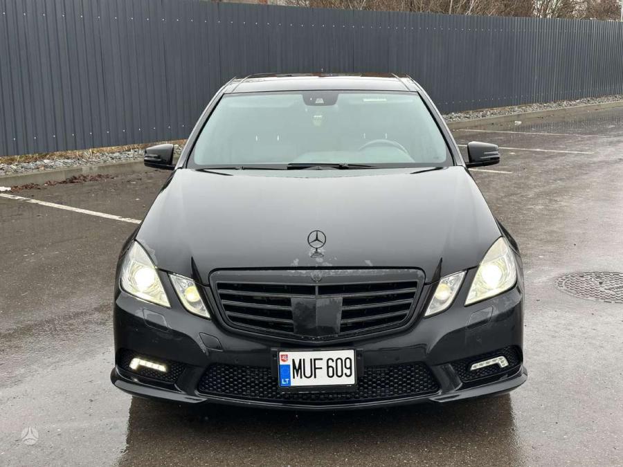 Melns Mercedes-Benz E 350 2009 Kauņa, ar dzinēja tilpumu 2.99 L un nobraukumu 517 tūkst. km par 6000 €, foto 7 vietnē AUTOMOTO.COM.LV