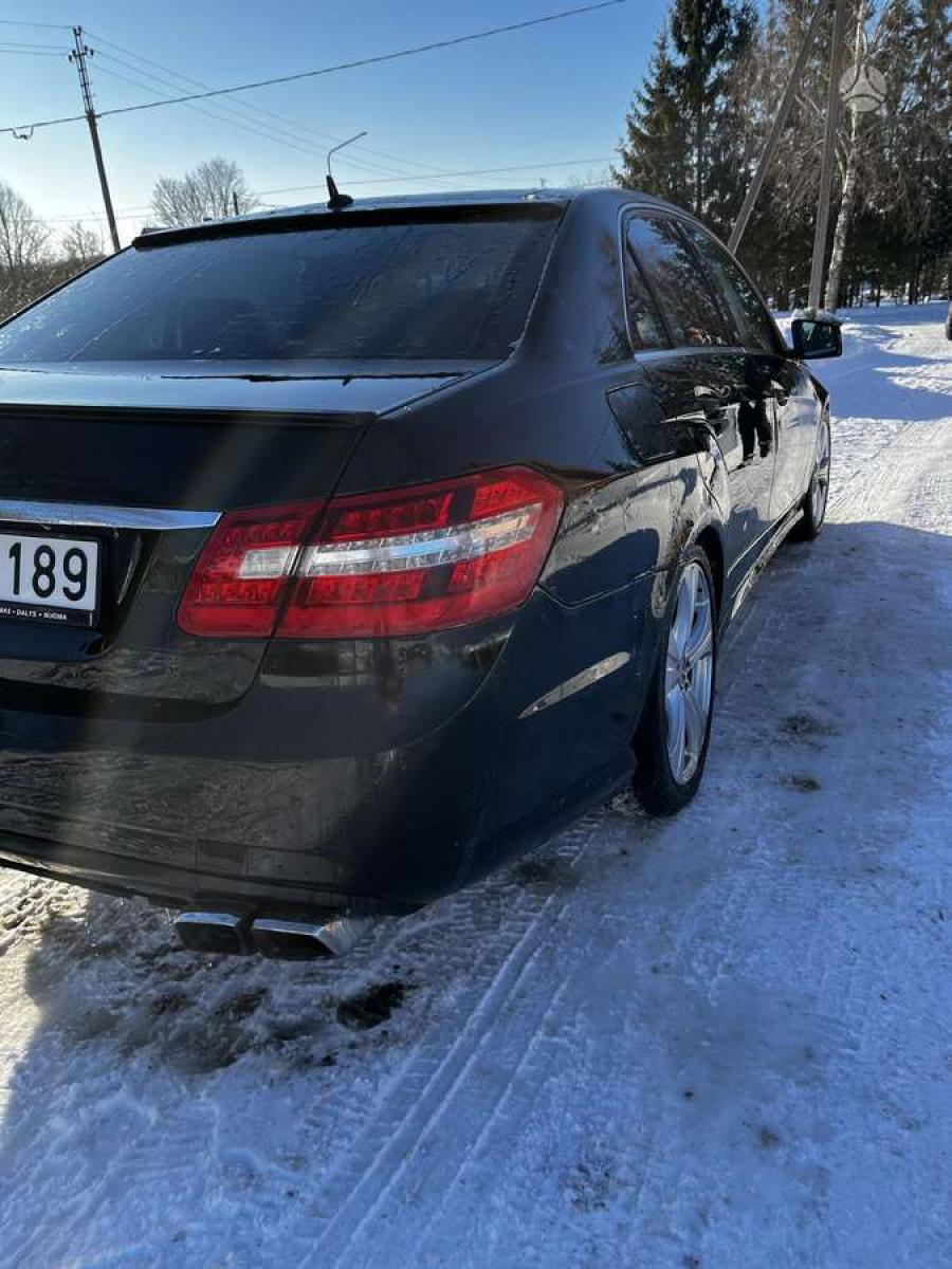 Black Mercedes-Benz E 350 2009 in Klaipeda, with an engine capacity of 2.99 L and mileage of 464 thousand km for 7000 €, photo 4 on AUTOMOTO.COM.LV