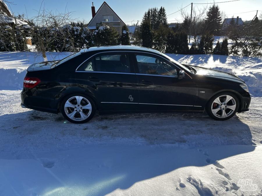 Melns Mercedes-Benz E 350 2009 Klaipėda, ar dzinēja tilpumu 3.00 L un nobraukumu 464 tūkst. km par 7000 €, foto 8 vietnē AUTOMOTO.COM.LV