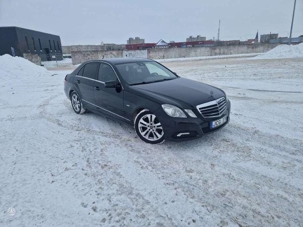 Black Mercedes-Benz E 350 2009 in Mazeikiai, with an engine capacity of 2.99 L and mileage of 330 thousand km for 7200 €, photo 1 on AUTOMOTO.COM.LV
