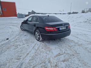 Melns Mercedes-Benz E 350 2009 Mažeikiai, ar dzinēja tilpumu 2.99 L un nobraukumu 330 tūkst. km par 7200 €, foto 4 vietnē AUTOMOTO.COM.LV