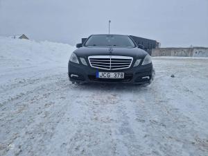 Melns Mercedes-Benz E 350 2009 Mažeikiai, ar dzinēja tilpumu 2.99 L un nobraukumu 330 tūkst. km par 7200 €, foto 8 vietnē AUTOMOTO.COM.LV
