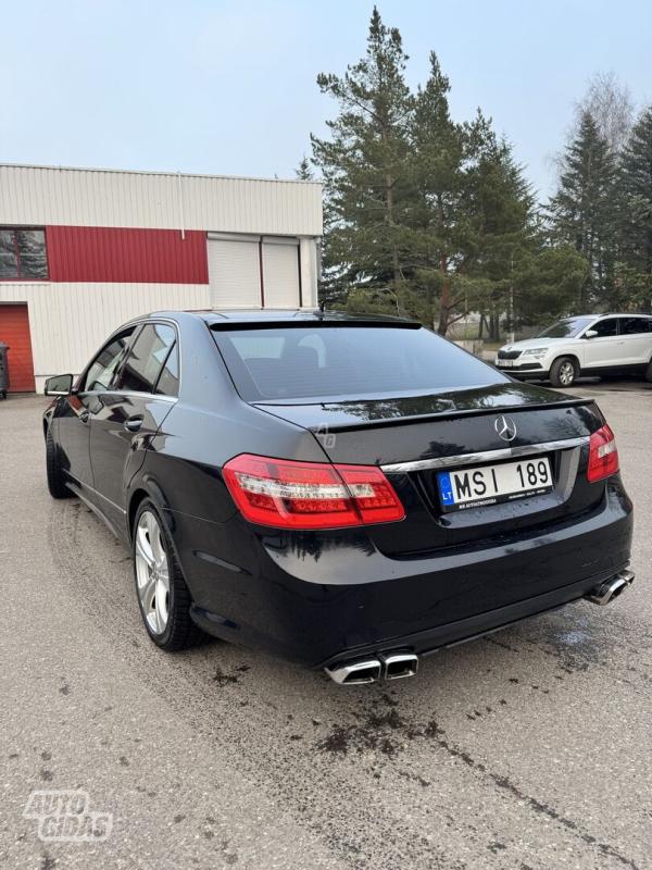 Melns Mercedes-Benz E 350 2009 Klaipėda, ar dzinēja tilpumu 3.00 L un nobraukumu 459 tūkst. km par 4650 €, foto 4 vietnē AUTOMOTO.COM.LV