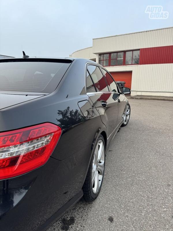 Melns Mercedes-Benz E 350 2009 Klaipėda, ar dzinēja tilpumu 3.00 L un nobraukumu 459 tūkst. km par 4650 €, foto 7 vietnē AUTOMOTO.COM.LV