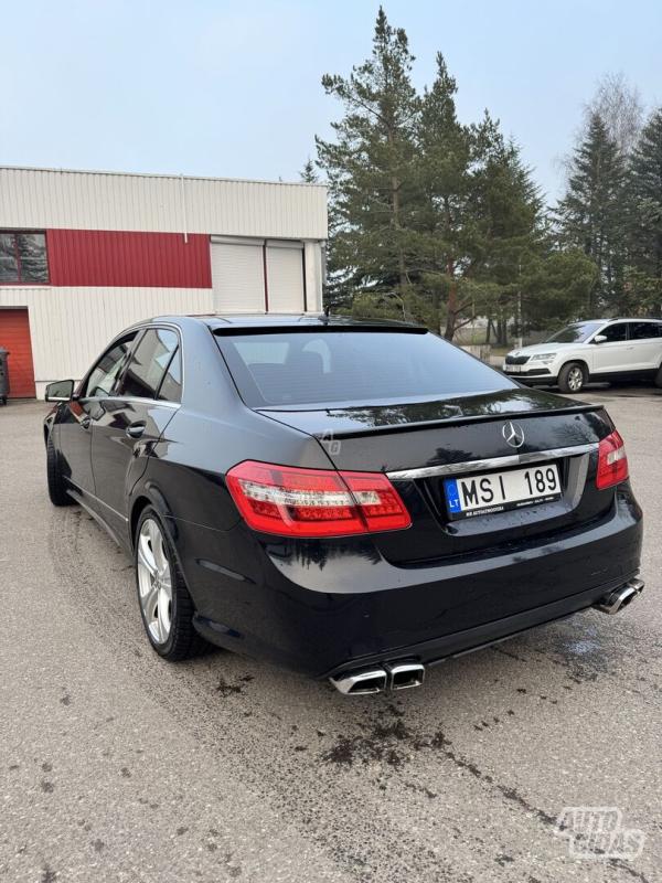 Melns Mercedes-Benz E 350 2009 Klaipėda, ar dzinēja tilpumu 3.00 L un nobraukumu 459 tūkst. km par 4350 €, foto 4 vietnē AUTOMOTO.COM.LV