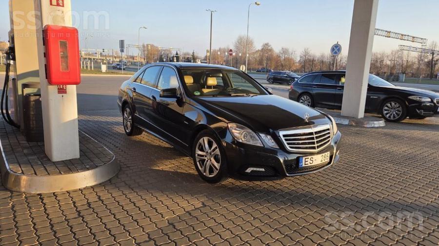 Melns Mercedes-Benz E 350 2009 Rīga, ar dzinēja tilpumu 3.00 L un nobraukumu 389 tūkst. km par 6750 €, foto 1 vietnē AUTOMOTO.COM.LV