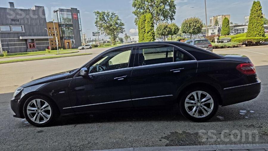 Black Mercedes-Benz E 350 2009 in Riga, with an engine capacity of 3.00 L and mileage of 389 thousand km for 6500 €, photo 10 on AUTOMOTO.COM.LV