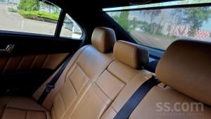 Black Mercedes-Benz E 350 2009 in Riga, with an engine capacity of 3.00 L and mileage of 389 thousand km for 6500 €, photo 13 on AUTOMOTO.COM.LV