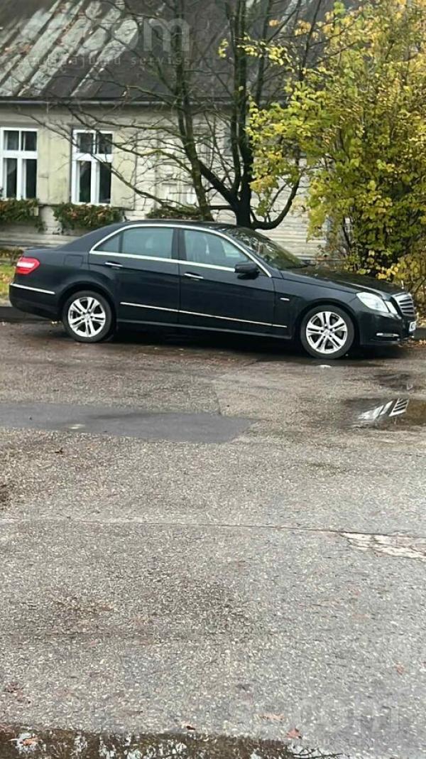 Melns Mercedes-Benz E 350 2009 Jēkabpils, ar dzinēja tilpumu 3.00 L un nobraukumu 320 tūkst. km par 7500 €, foto 2 vietnē AUTOMOTO.COM.LV