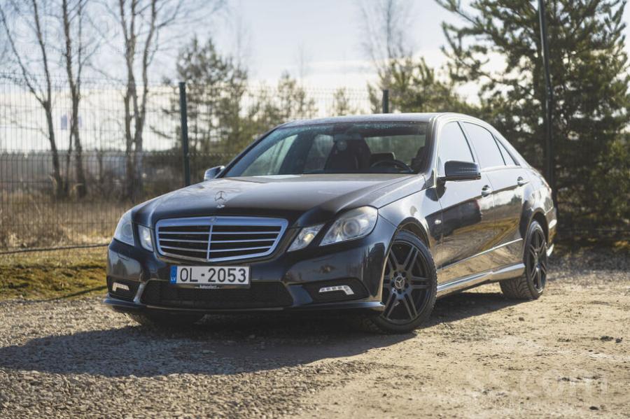 Melns Mercedes-Benz E 350 2009 Rīga, ar dzinēja tilpumu 3.00 L un nobraukumu 273 tūkst. km par 9590 €, foto 1 vietnē AUTOMOTO.COM.LV