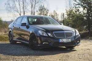 Melns Mercedes-Benz E 350 2009 Rīga, ar dzinēja tilpumu 3.00 L un nobraukumu 273 tūkst. km par 9590 €, foto 4 vietnē AUTOMOTO.COM.LV