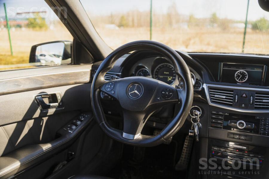Melns Mercedes-Benz E 350 2009 Rīga, ar dzinēja tilpumu 3.00 L un nobraukumu 273 tūkst. km par 9590 €, foto 13 vietnē AUTOMOTO.COM.LV