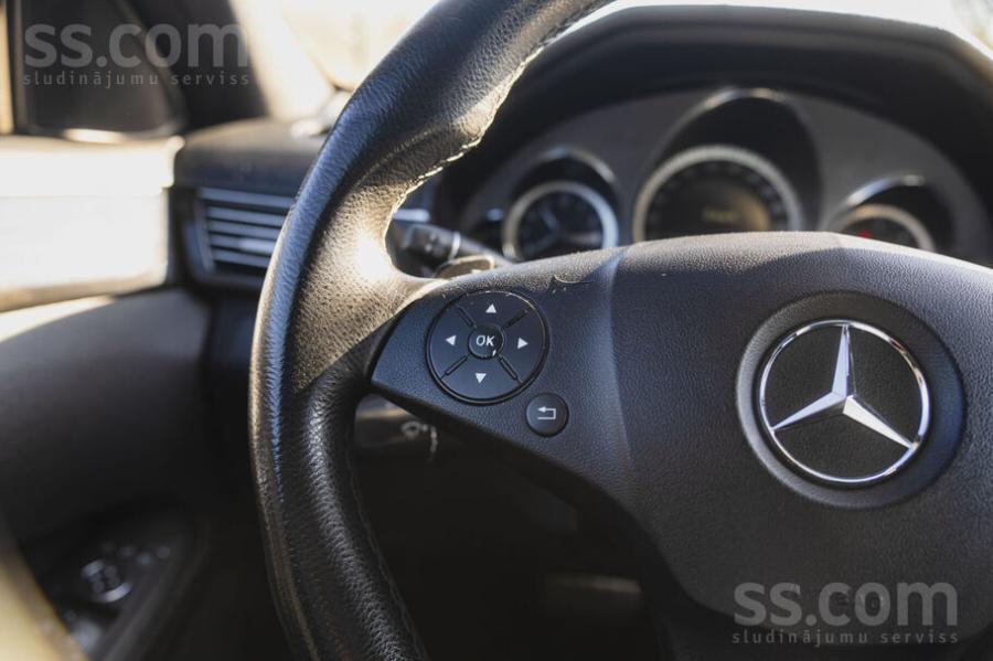Melns Mercedes-Benz E 350 2009 Rīga, ar dzinēja tilpumu 3.00 L un nobraukumu 273 tūkst. km par 9590 €, foto 14 vietnē AUTOMOTO.COM.LV