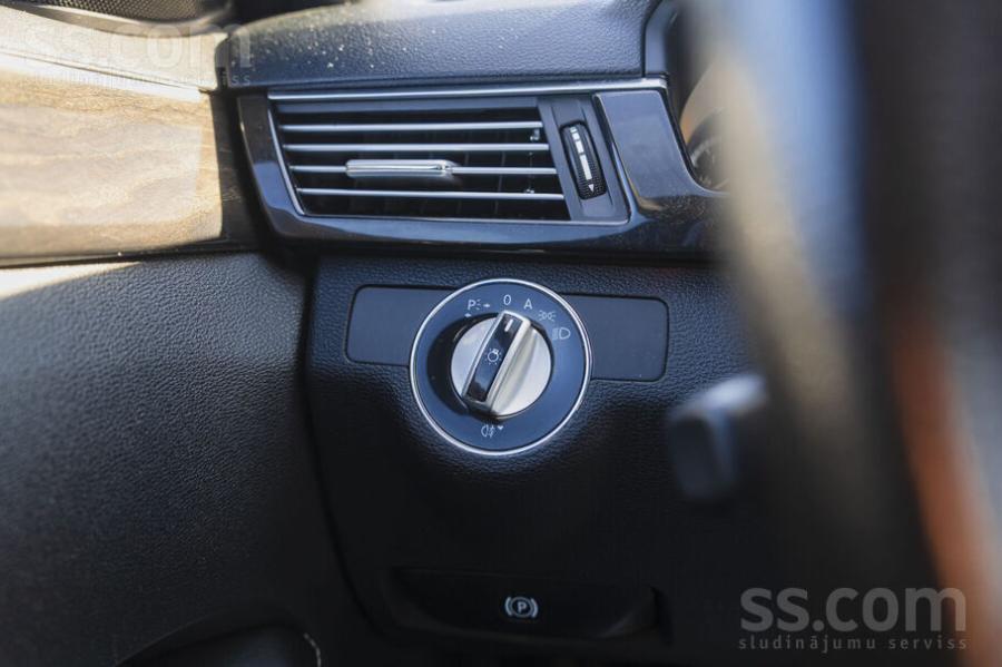 Melns Mercedes-Benz E 350 2009 Rīga, ar dzinēja tilpumu 3.00 L un nobraukumu 273 tūkst. km par 9590 €, foto 25 vietnē AUTOMOTO.COM.LV
