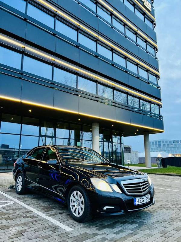 Black Mercedes-Benz E 350 2009 in Alytus, with an engine capacity of 3.50 L and mileage of 212 thousand km for 9999 €, photo 8 on AUTOMOTO.COM.LV