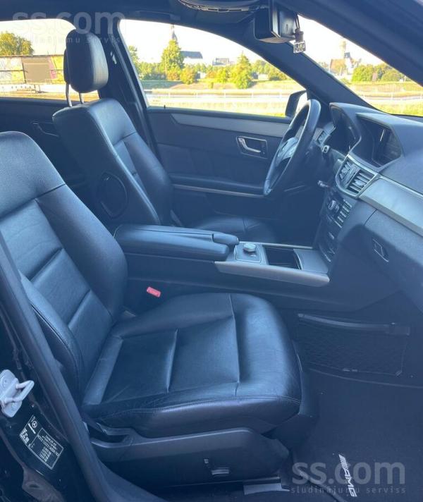 Black Mercedes-Benz E 350 2009 in Riga, with an engine capacity of 3.00 L and mileage of 401 thousand km for 10500 €, photo 8 on AUTOMOTO.COM.LV