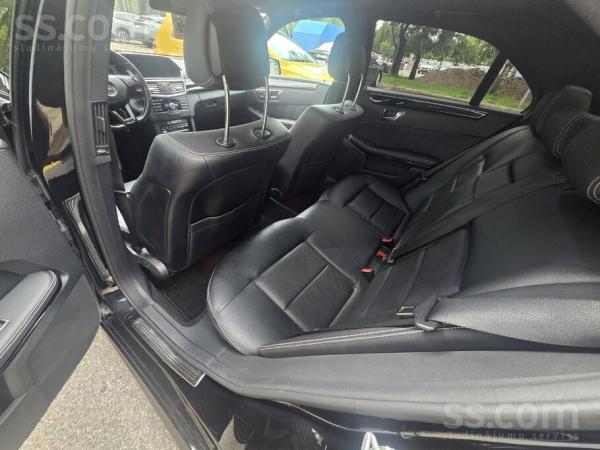 Black Mercedes-Benz E 350 2009 in Riga, with an engine capacity of 3.00 L and mileage of 0 thousand km for 7700 €, photo 7 on AUTOMOTO.COM.LV