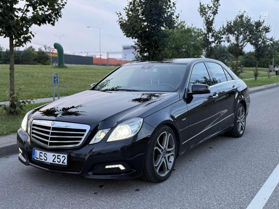 Black Mercedes-Benz E 350 2009 in Vilnius, with an engine capacity of 3.00 L and mileage of 490 thousand km for 5800 €, photo 1 on AUTOMOTO.COM.LV