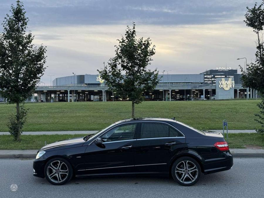 Black Mercedes-Benz E 350 2009 in Vilnius, with an engine capacity of 3.00 L and mileage of 490 thousand km for 5800 €, photo 3 on AUTOMOTO.COM.LV