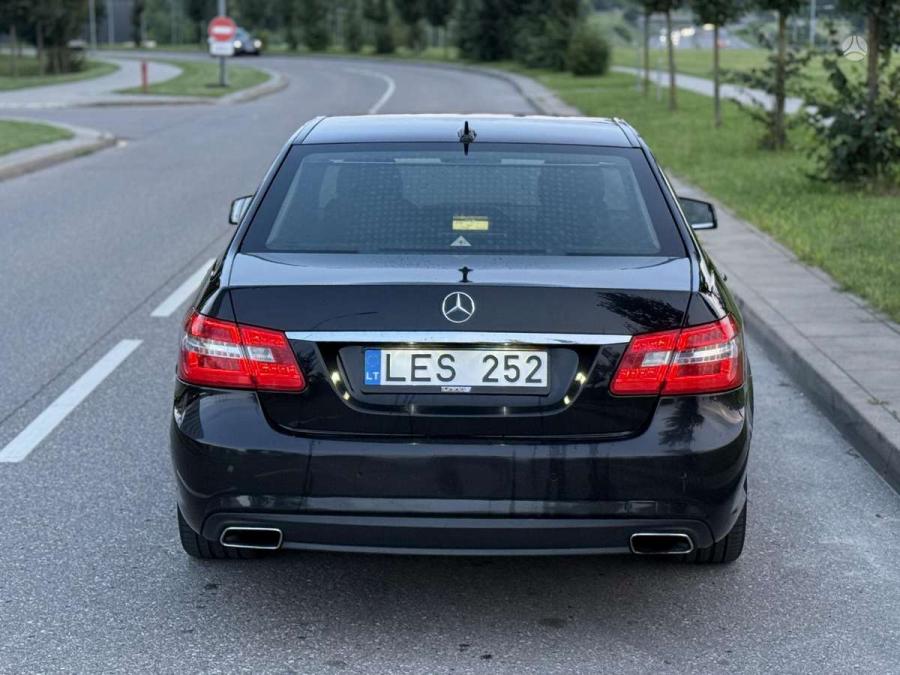 Black Mercedes-Benz E 350 2009 in Vilnius, with an engine capacity of 3.00 L and mileage of 490 thousand km for 5800 €, photo 5 on AUTOMOTO.COM.LV