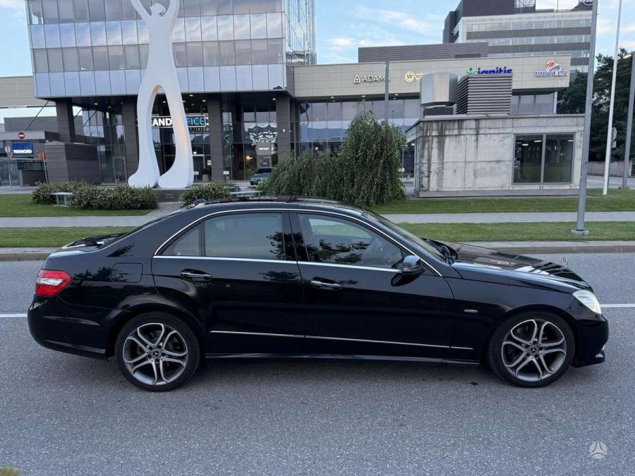 Black Mercedes-Benz E 350 2009 in Vilnius, with an engine capacity of 3.00 L and mileage of 490 thousand km for 5800 €, photo 7 on AUTOMOTO.COM.LV