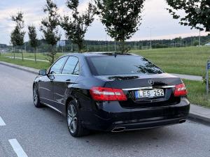 Black Mercedes-Benz E 350 2009 in Vilnius, with an engine capacity of 3.00 L and mileage of 490 thousand km for 5800 €, photo 12 on AUTOMOTO.COM.LV