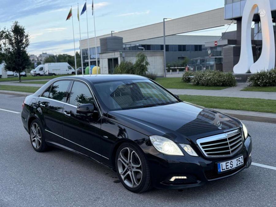 Black Mercedes-Benz E 350 2009 in Vilnius, with an engine capacity of 3.00 L and mileage of 490 thousand km for 5800 €, photo 16 on AUTOMOTO.COM.LV