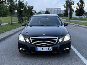 Black Mercedes-Benz E 350 2009 in Vilnius, with an engine capacity of 3.00 L and mileage of 490 thousand km for 5800 €, photo 17 on AUTOMOTO.COM.LV