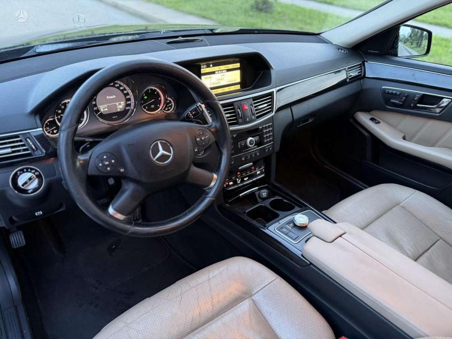 Black Mercedes-Benz E 350 2009 in Vilnius, with an engine capacity of 3.00 L and mileage of 490 thousand km for 5800 €, photo 20 on AUTOMOTO.COM.LV